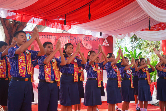 Siswa SMP Unjuk Kebolehan dalam Lomba Paduan Suara - PATROLIPOST Siswa SMP Unjuk Kebolehan dalam Lomba Paduan Suara - PATROLIPOST
