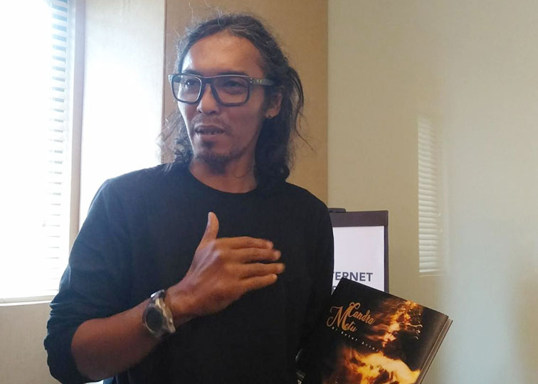 Buku Candra Metu Apresiasi Fotografer untuk Maestro Tari Ni Ketut Arini ...