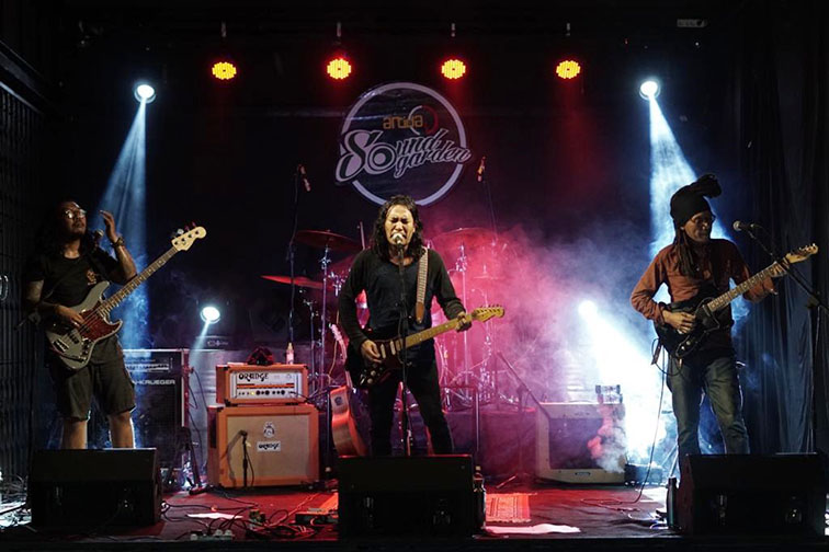 Navicula Corona Concert Dukung Gerakan "Di Rumah Aja" - PATROLIPOST