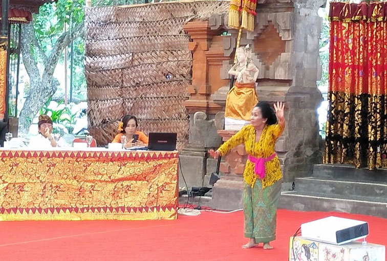 Kriyaloka Arja Klasik PKB XLII Hadirkan Maestro Ni Nyoman Tjandri ...