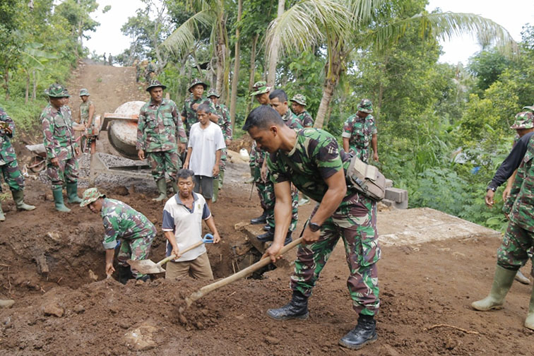 Kapendam: TNI Tetap Semangat Tuntaskan TMMD ke-107 - PATROLIPOST
