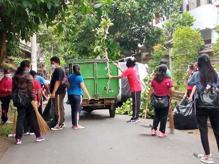 Tingkatkan Kebersihan Lingkungan, Desa Dangin Puri Kangin Rutin ... Tingkatkan Kebersihan Lingkungan, Desa Dangin Puri Kangin Rutin ...