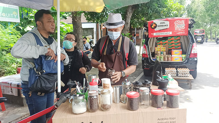 Terinspirasi Pedagang Eropa, Mayong Sulap Sepeda Gayung Jadi Kedai Kopi ...