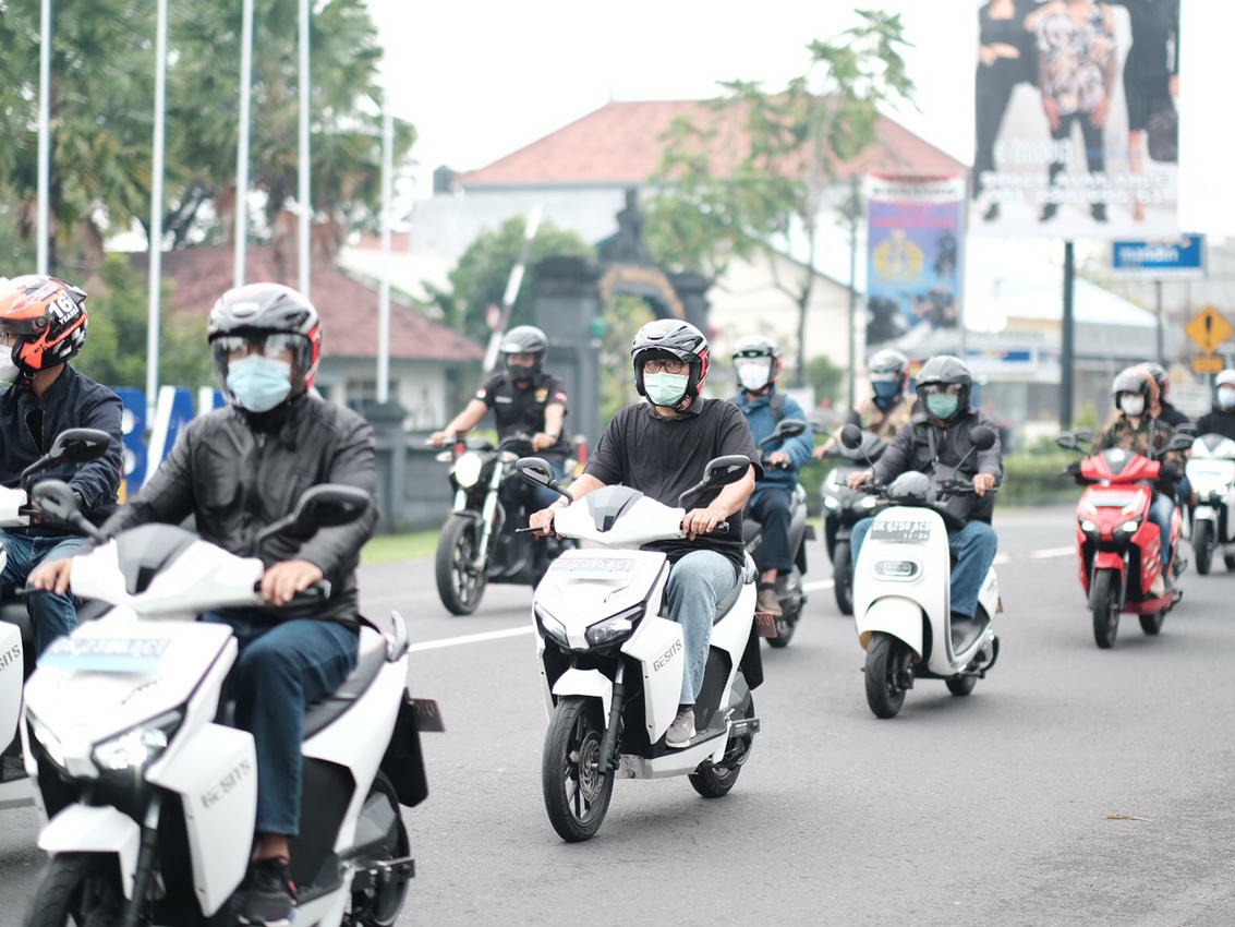 PLN UID Bali Mulai Kenalkan Kendaraan Listrik - PATROLIPOST