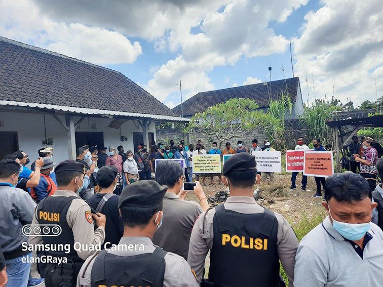 Diwarnai Aksi Protes, Eksekusi Tanah di Abian Base Berjalan Lancar ...
