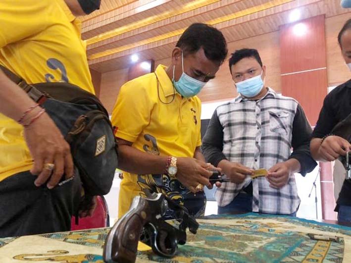 Polres Klungkung Periksa Seluruh Senpi Anggota - PATROLIPOST Polres Klungkung Periksa Seluruh Senpi Anggota - PATROLIPOST