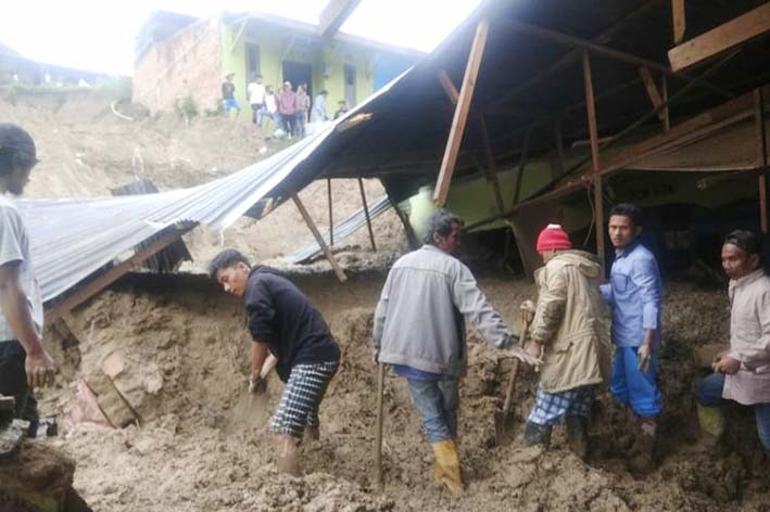 Tangis Pecah, 5 Orang Korban Logsor Ditemukan Tak Bernyawa - PATROLIPOST