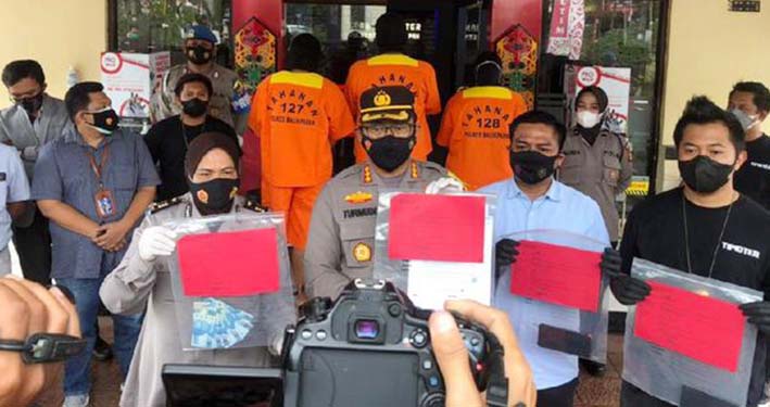 Jual Surat PCR Palsu Hasilnya Negatif, Polisi Ciduk Bos Klinik ...