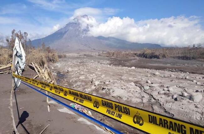 Hari ini, Semeru Dua Kali Gempa dan Letusan - PATROLIPOST