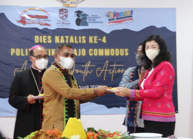 Dies Natalis ke - 4, Bupati Edi Minta Politeknik eLBajo Commodus ...