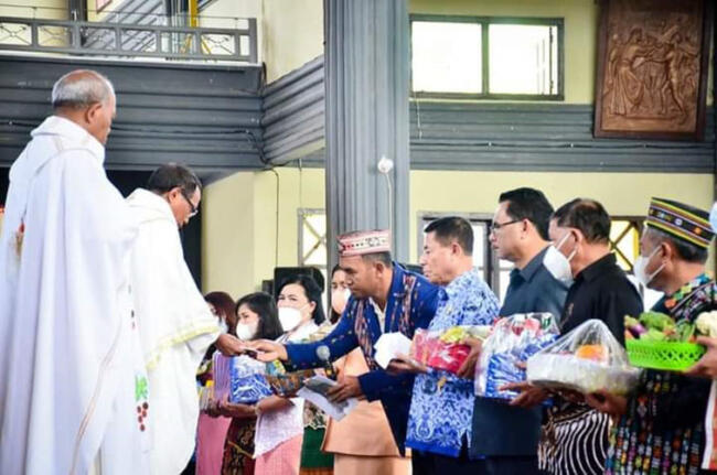 Misa HUT RI, Wabup Manggarai Hery Ngabut Ajak Doakan Pejuang agar ...