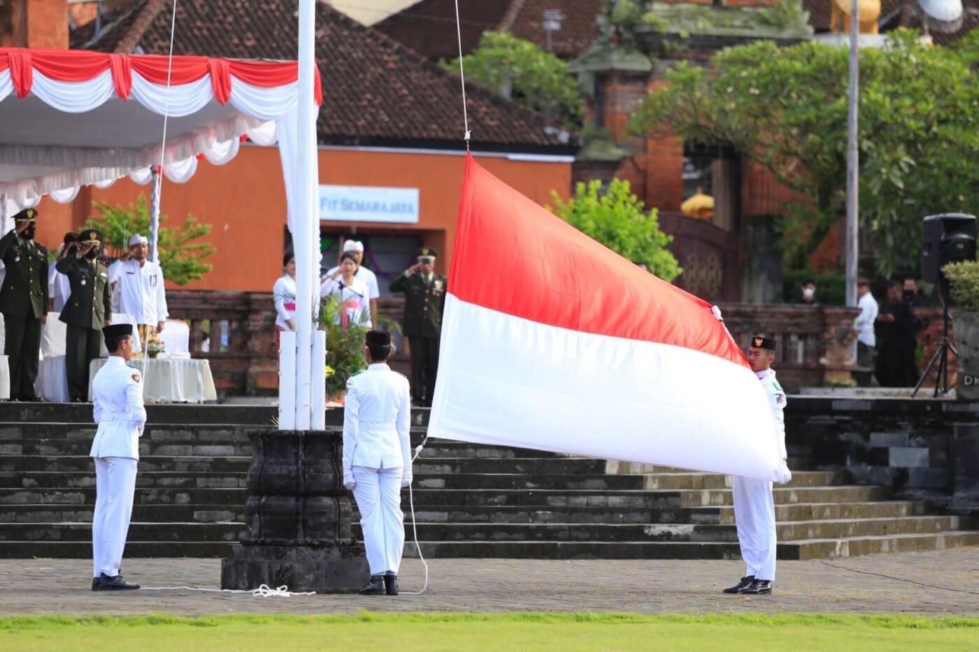 Inspektur Upacara Hari Sumpah Pemuda ke-94, Bupati Suwirta Serukan ... Inspektur Upacara Hari Sumpah Pemuda ke-94, Bupati Suwirta Serukan ...