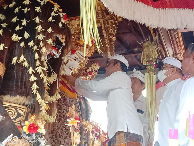 Walikota Jaya Negara Hadiri Karya Ngeratep, Melaspas lan Pasupati di ... Walikota Jaya Negara Hadiri Karya Ngeratep, Melaspas lan Pasupati di ...