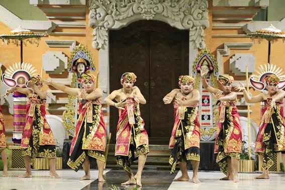 Bupati Suwirta Hadiri Malam Hiburan Pasemayaman Panji-Panji dan Surat ... Bupati Suwirta Hadiri Malam Hiburan Pasemayaman Panji-Panji dan Surat ...