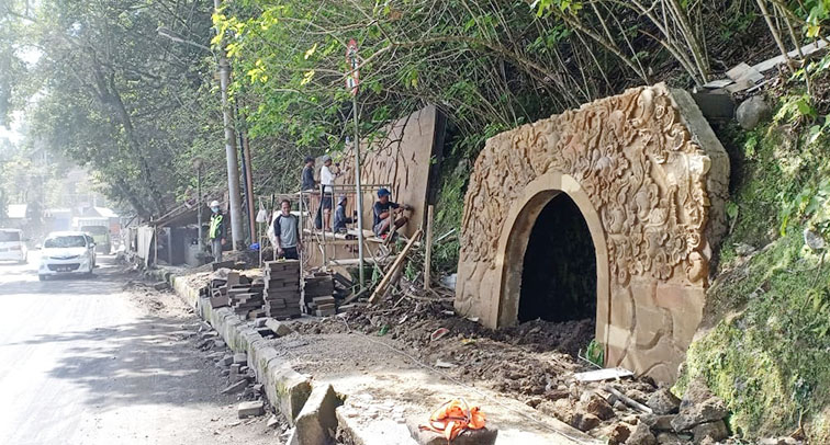 Goa Jepang Kintamani Dihiasi Relief Kisah Percintaan Jaya Pangus dengan ...