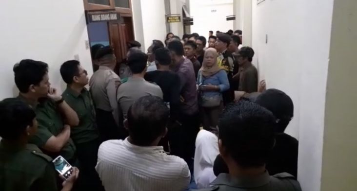 2 Pemerkosaan Siswi SMA di Lahat Divonis 10 Bulan Penjara, Korban Histeris - PATROLIPOST
