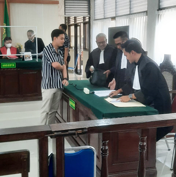 Diduga Lakukan KDRT, Adik Pejabat Pemkot Dituntut Satu Bulan Penjara ...