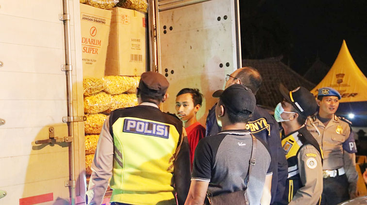 Badan Karantina Pertanian Pantau Lalu Lintas Hewan di Pintu Masuk Bali ...