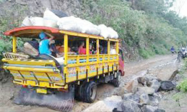 Oto Kol, Truk yang Disulap Jadi Mobil Penumpang Khas Daratan Flores ...