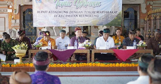 Temu Wirasa Desa Adat Besang Kangin, Bupati Suwirta: Senantiasa Dukung ...