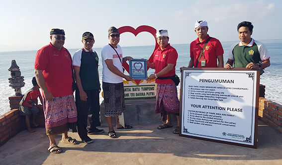 HUT ke-54 BPR Tri Dharma Putri, Aksi Peduli Lingkungan dan Lepas Tukik - PATROLIPOST