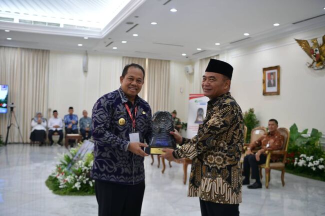 Bali Raih Penghargaan Pemerintah Provinsi Terbaik Zona Jawa Bali pada Paritrana Award 2023 ...