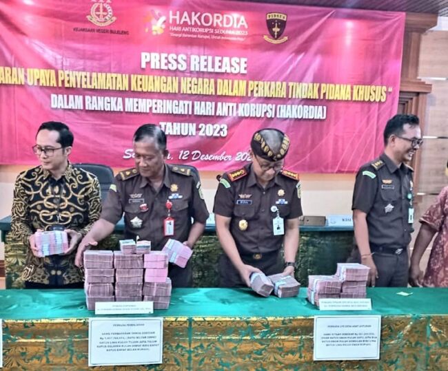 Kejaksaan Buleleng Selamatkan Uang Negara Rp 2,2 Miliar - PATROLIPOST