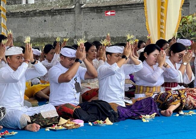 Bertepatan dengan Rahina Purnama Sasih Kepitu, UPTD PPRD Provinsi Bali ... Bertepatan dengan Rahina Purnama Sasih Kepitu, UPTD PPRD Provinsi Bali ...