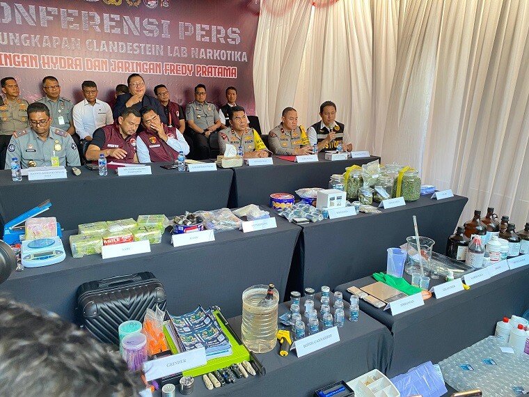 Tersangka Pabrik Narkoba di Bali Jaringan Hydra dan Fredy Pratama ... Tersangka Pabrik Narkoba di Bali Jaringan Hydra dan Fredy Pratama ...
